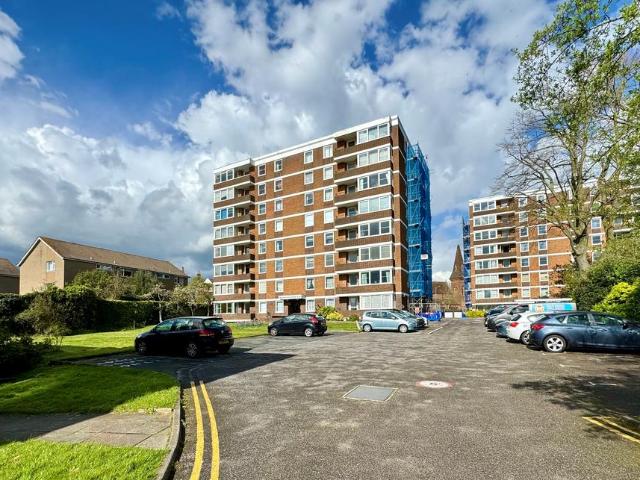 Prestonville Court, Brighton, BN1 2 bed apartment to rent £1,700 pcm £392 pw