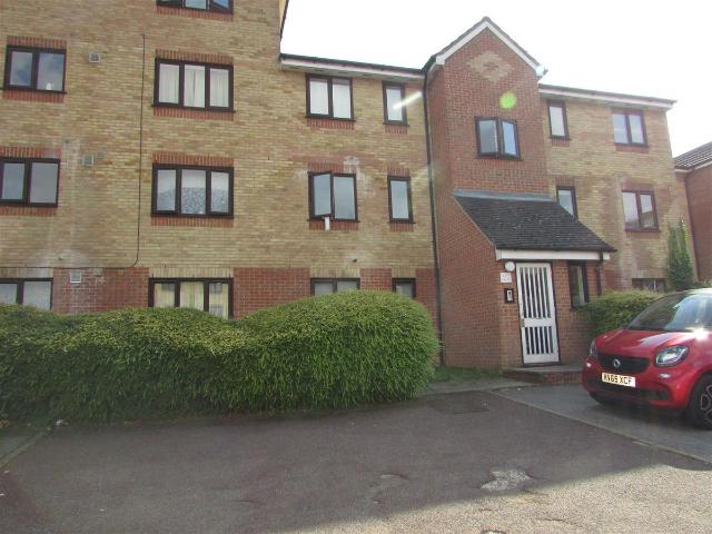 Prestatyn Close, Stevenage, Hertfordshire SG1, 1 bed flat to rent, £1,100 pcm | PrimeLocation