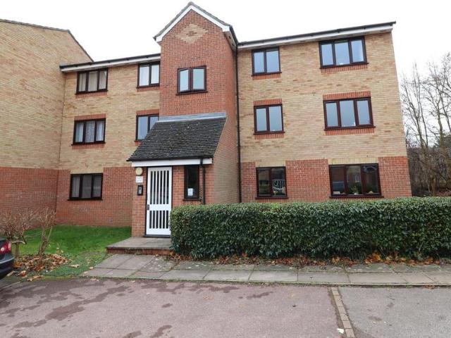 Prestatyn Close, Stevenage SG1 1 bed apartment to rent £1,025 pcm £237 pw