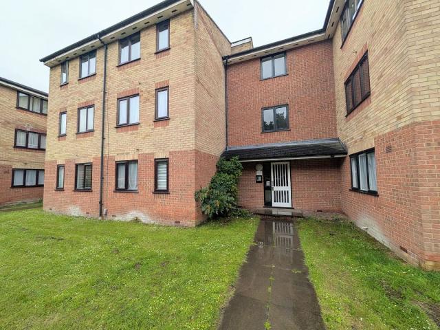 Prestatyn Close, Stevenage SG1, 1 bed flat to rent, £975 pcm | PrimeLocation