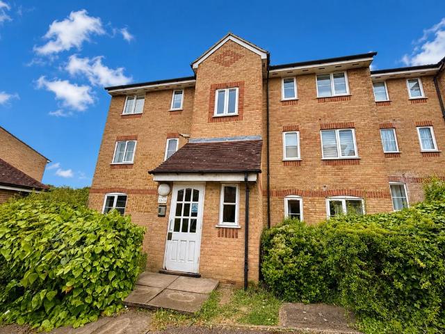 Prestatyn Close, Stevenage 1 bed ground floor flat to rent £1,025 pcm £237 pw