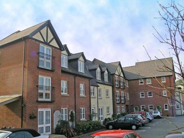 Pritchard Court, Cardiff Road, 2 Bedroom Apartment
