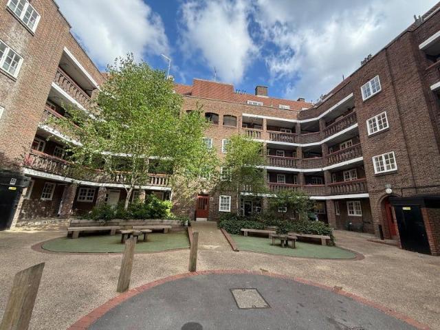Pritchards Road, London E2, Room to rent, £850 pcm | PrimeLocation