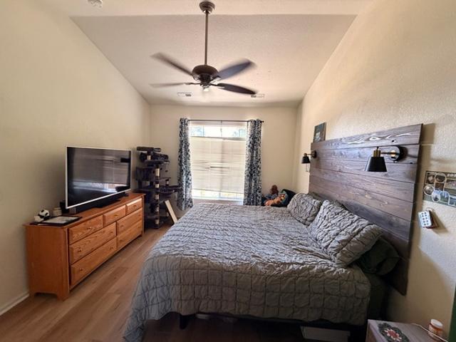 Private Main Bedroom with private bathroom and walk in closet