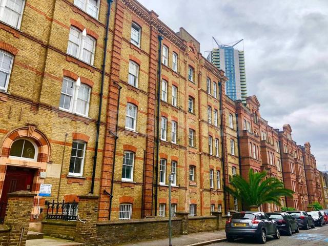 Private mansion block in prime location with kitchen diner