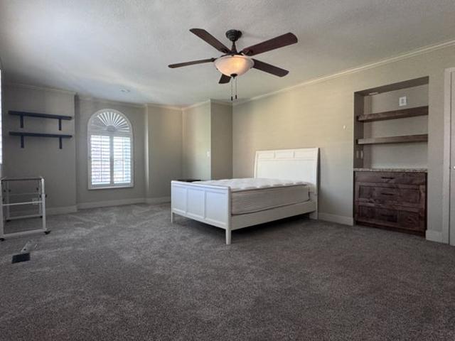 Private Master Bedroom + Private Bathroom Near UV