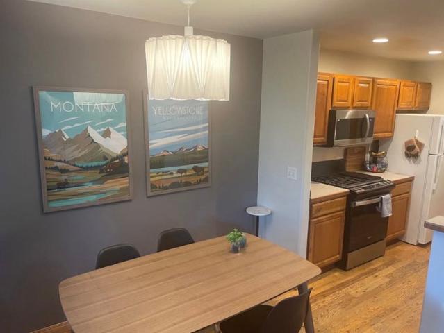 Private Master Bedroom Suite wBath in 3 Bedroom T