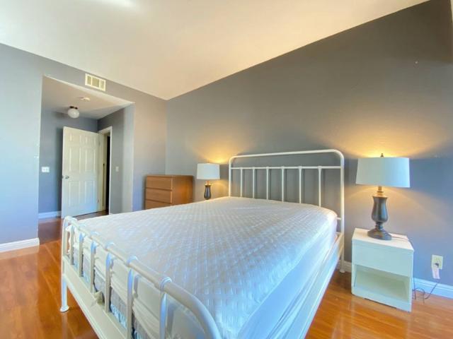 Private Master Bedroom w/ Own Bathroom Quiet Home