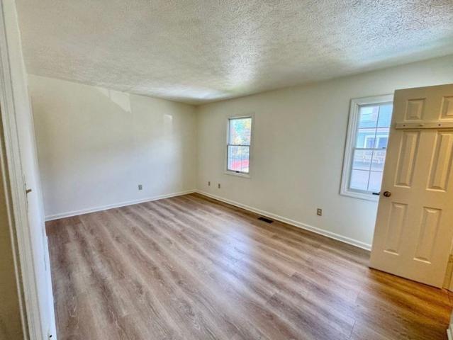 Private Master Bedroom w Private Bathroom Sublet