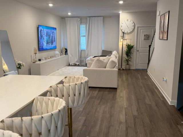 Private Master BR in newly built Townhouse