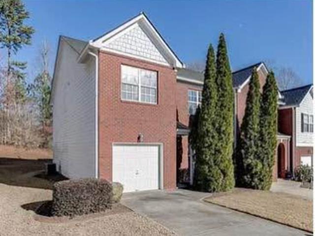 Private Master Suite with Sitting Area & Two Walk
