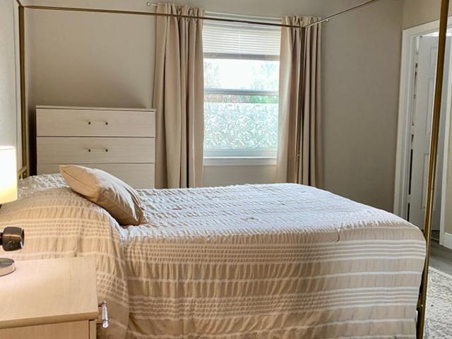 Private master suite in Townhouse great location