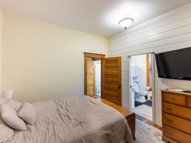 Private Master Suite | Pet Friendly | Genesis
