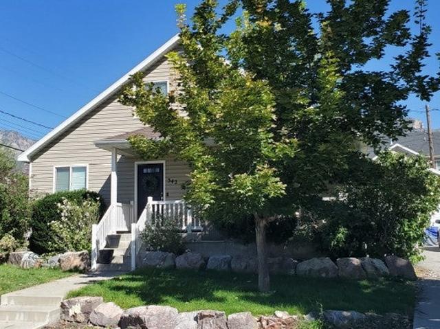Private Mens Room Available! $month 3Bed2Bath