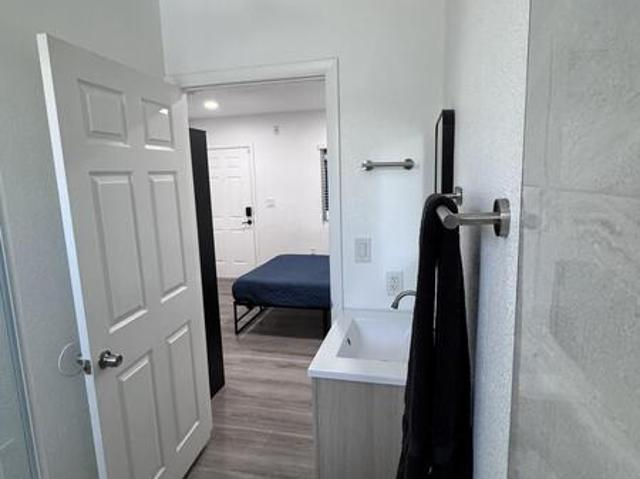 PRIVATE NOT SHARED* STUDIOS IN THE ARTS DISTRICT 1 BLOCK OFF MAIN STREET AT THE WORLD FAMOUS STAR MOTEL