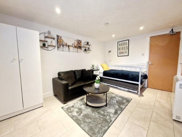 Private Apartment, M14, Rusholme, Manchester