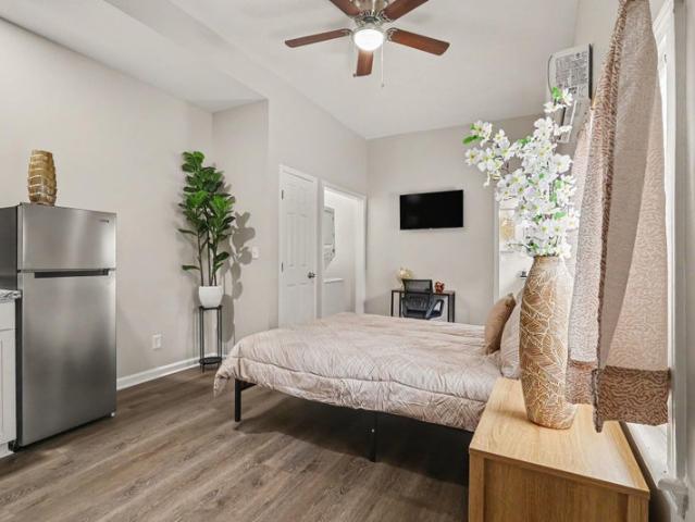 ⭐Private Apartment ⭐ Private laundry, kitchen, bat