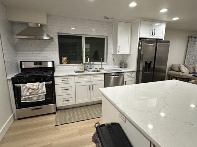 Private Basement Apartment PetFriendly