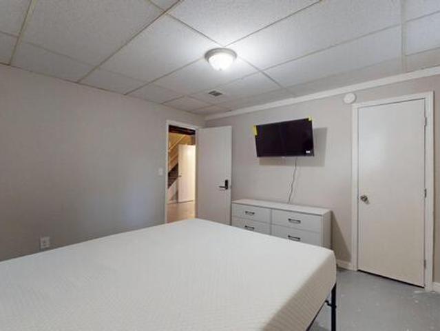Private Basement Suite w/ Kitchen & Bath | Near Airport, Shops & Restaurants
