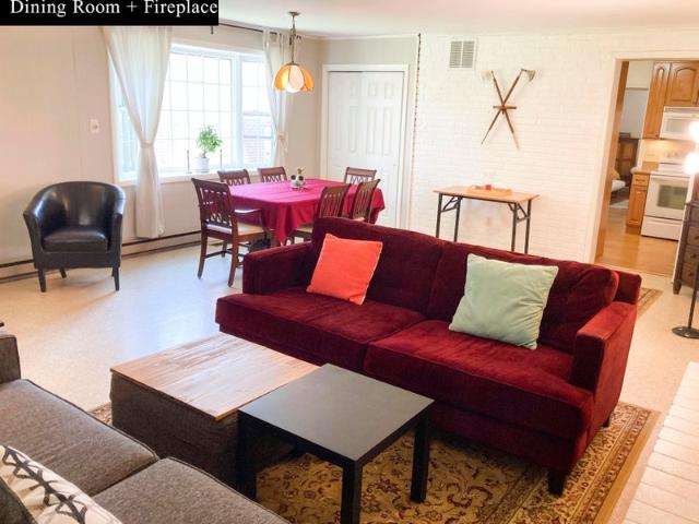 Private Basement Suite, 6 Min Walk to Metro