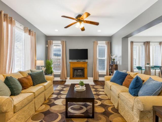 Private Bath in Every Room | 3 Minutes to UMKC | S