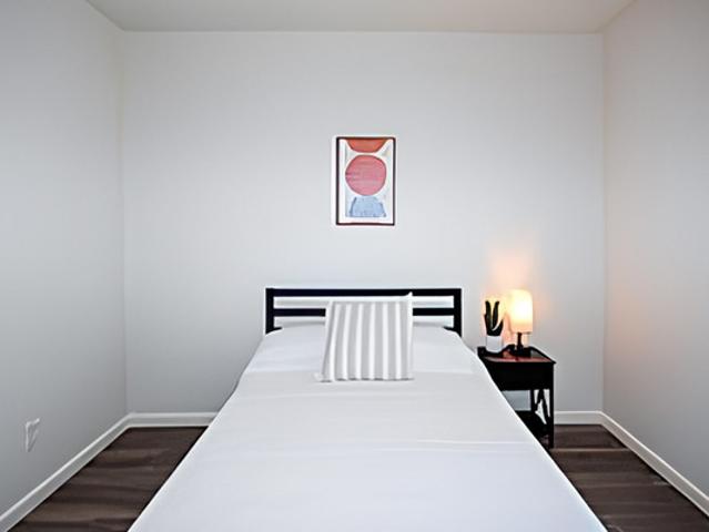 Private Bath Rooms in Sunnyside Close to Downtown & NRG Stadium