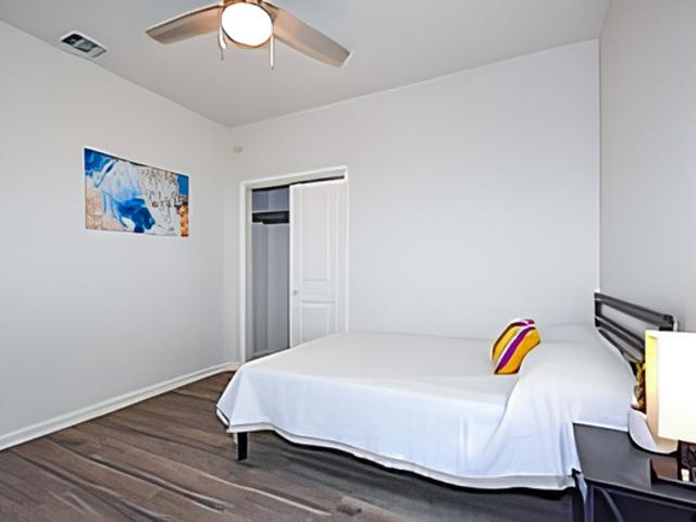 Private Bath Rooms in Sunnyside Close to Downtown & NRG Stadium