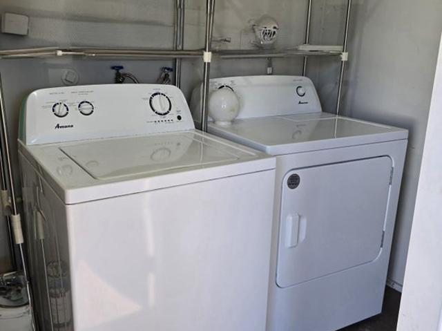 Private Bathroom Covered Assigned Parking & Cozy O