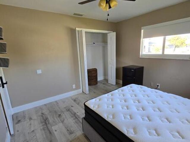 Private Bathroom Covered Assigned Parking & Cozy Oakland Park House with Backyard