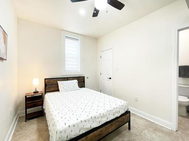 Private bathroom in a Beautiful & modern Centrally Located Residence