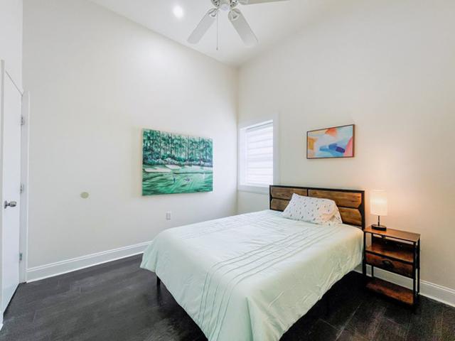 Private bathroom in a Beautiful & modern Centrally Located Residence