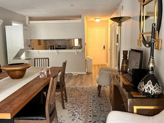 Private Bathroom In Southwest Raleigh near Cary
