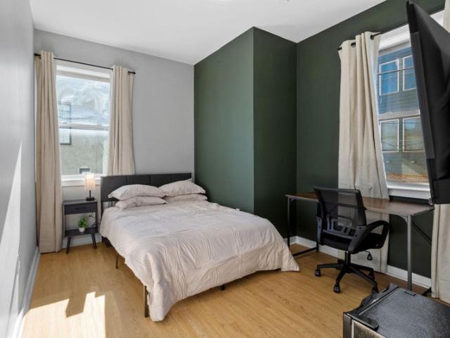 Private Bathrooms • Modern Furnished CoLiving in