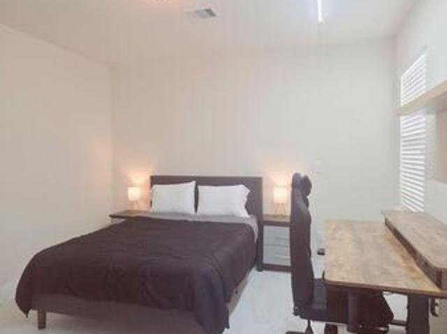 Private baths, close to shopping and dining and all major freeways by Bellaire Chinatown!