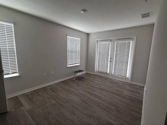 Private bed and bath in 2b2.5b
