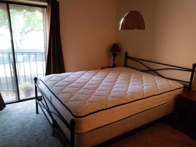 Private bed and bath in Greenacres