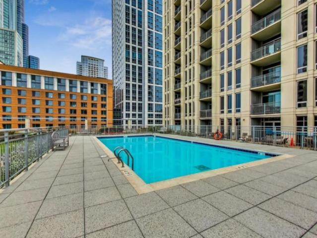 Private Bed & Bath in South Loop Condo – $1,675/mo