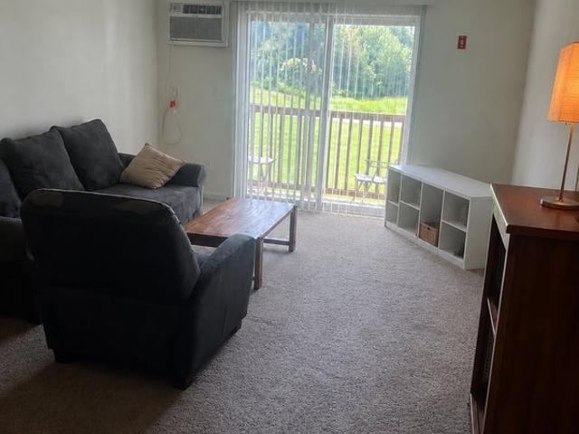 Private Bed & Bath in 2BR Apartment – Dover NH