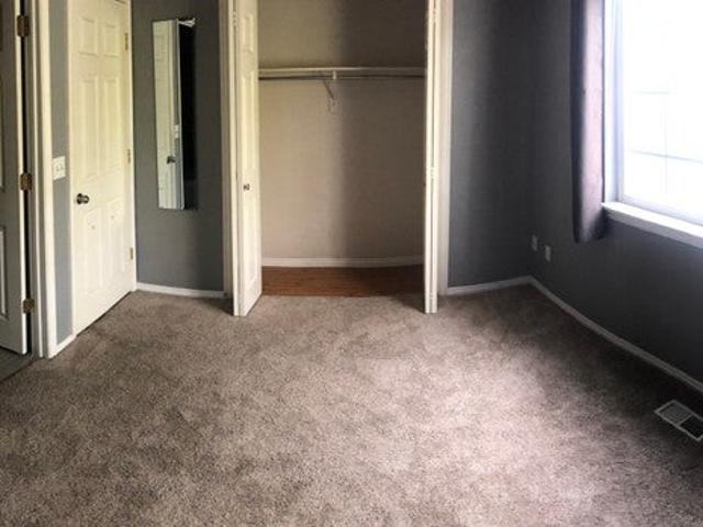 Private Bed Private Bath FEMALE ONLY