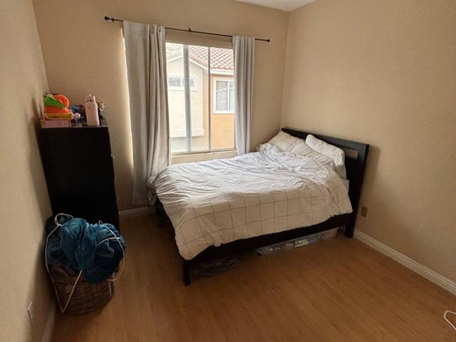 Private bed/bath in Carmel Valley townhome!