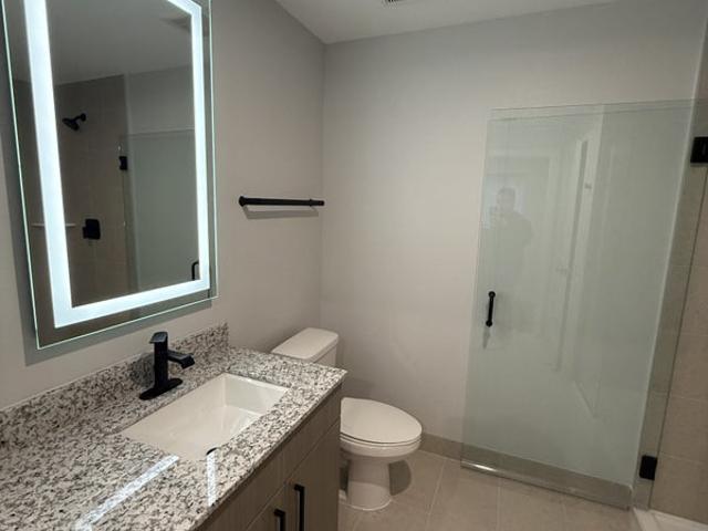 Private Bed/Bath in Luxury PBG Apartment