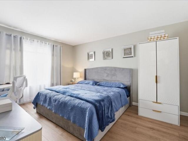 Private BedBath in Shared Townhouse in UnionNJ