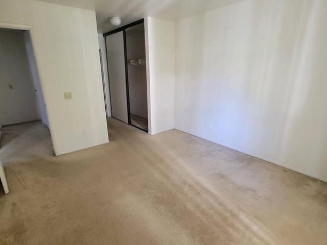 Private Bed/bath in quiet cozy neighborhood