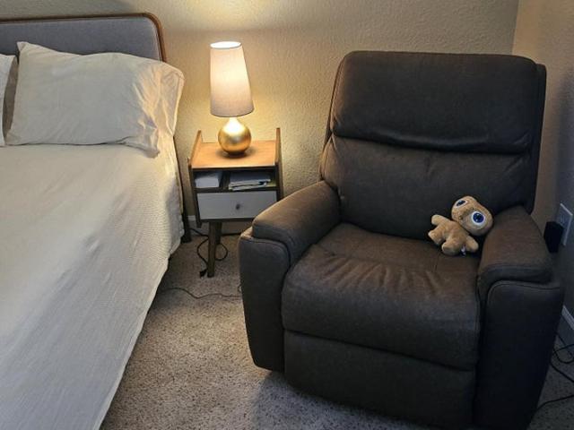 Private Bed/Bath w/ Walk In and View of Tampa Bay