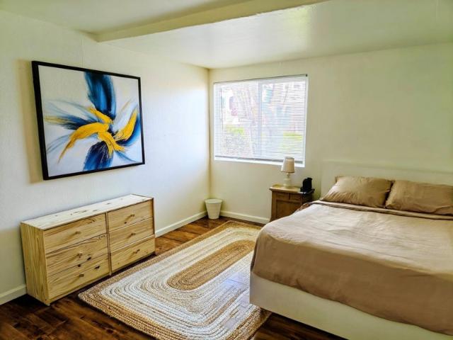 Private Bedroom 3bed 1bath Full sized Bed