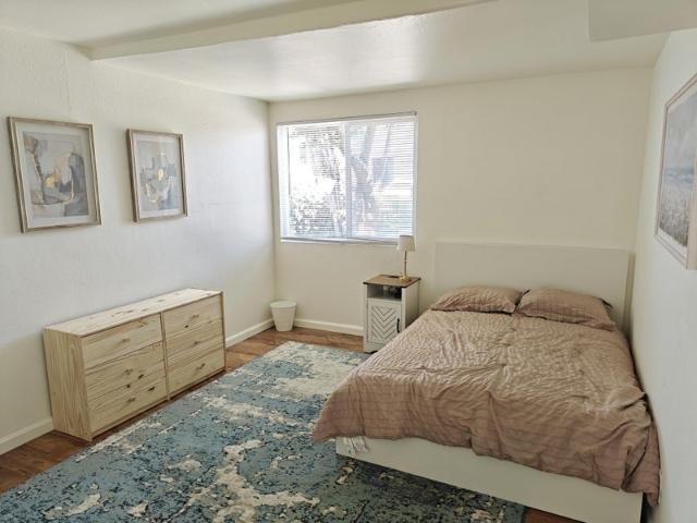 Private Bedroom 3bed 1bath Full sized Bed