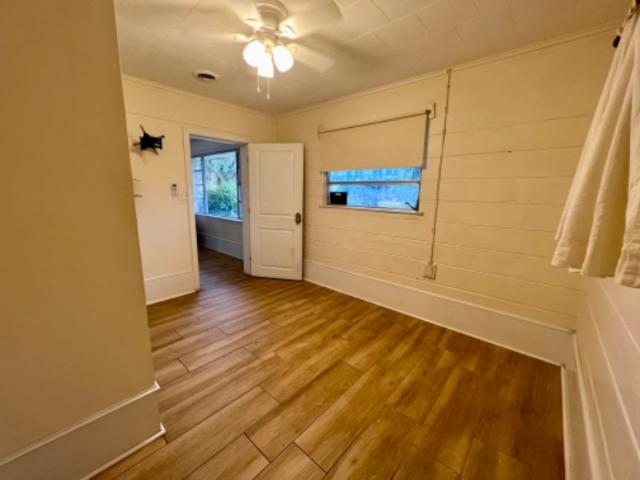 Private Bedroom 211 Arricola Ave