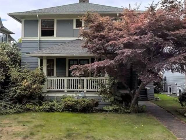Private Bedroom and Bathroom in house near UW