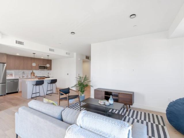Private Bedroom and Bathroom in Shared Townhome