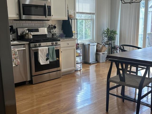 Private Bedroom Available | Hyde Park Townhouse |